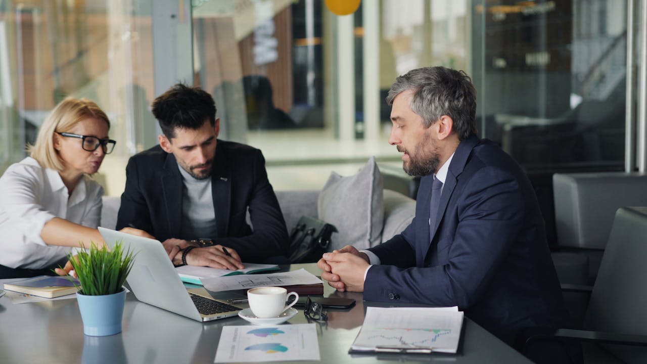 IVANI - CONNECTING POTENTIAL → OPPORTUNITY